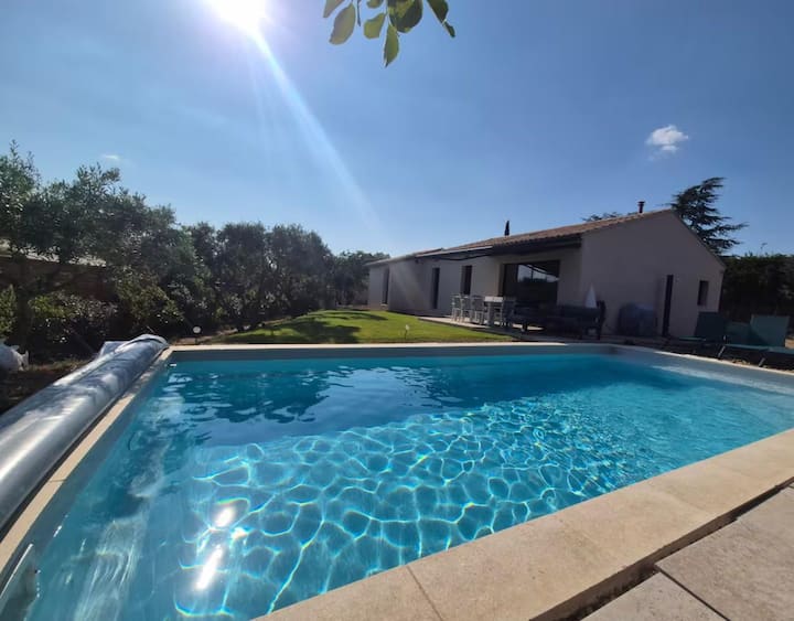 Villa Contemporaine Avec Piscine Et Spa - Régusse