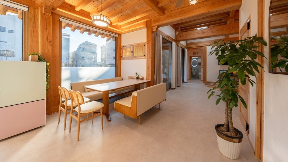 #Hanok #Gyeongpo-ho #Arte #Aquarium Moonlight - Pensions (Corée du Sud ...