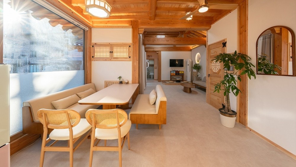 #Hanok #Gyeongpo-ho #Arte #Aquarium Moonlight - Pensions (Corée du Sud ...