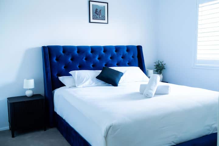 The Founders House | Bold 4br Retreat Muswellbrook - Muswellbrook