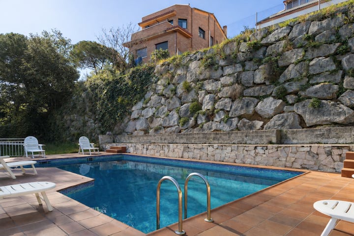 Vues Spectaculaires Sur Les Montagnes, Plage à 4km - Caldes d’Estrac