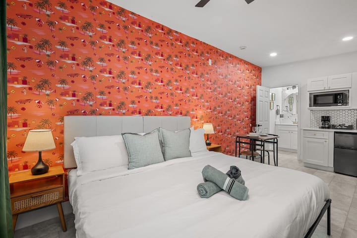 Charming Private Studio Near Everything Orlando - Orlando, FL