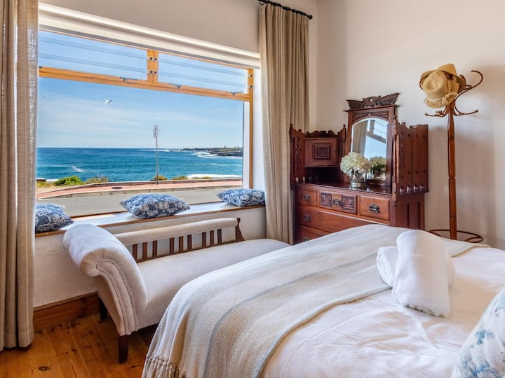 59 Marine Hermanus - Hermanus