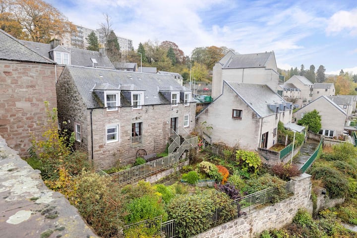 Riverside Home In Perth - Perth