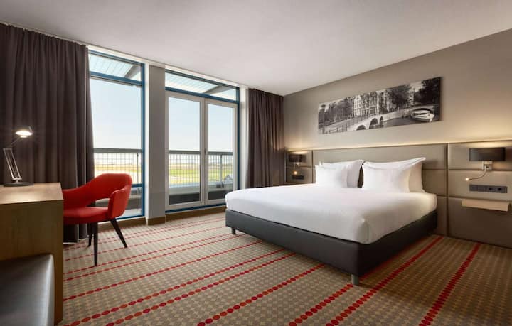 King Superior| Ramada Schiphol| Near Leidseplein - Amsterdam
