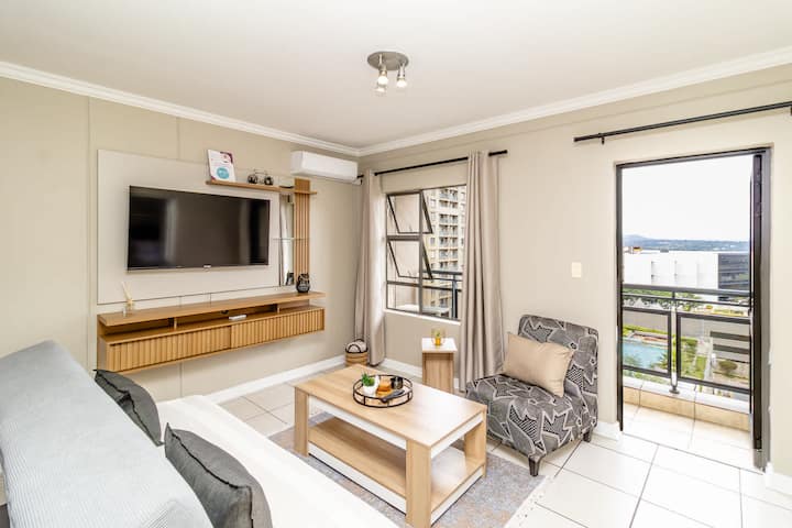 Sandton City Views & Sky Pool | Opulent Heights W3 - Sandton