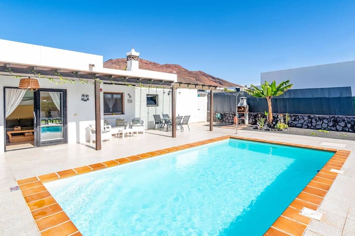 Villa Burgado Beach By Villa Plus - Playa Blanca, España