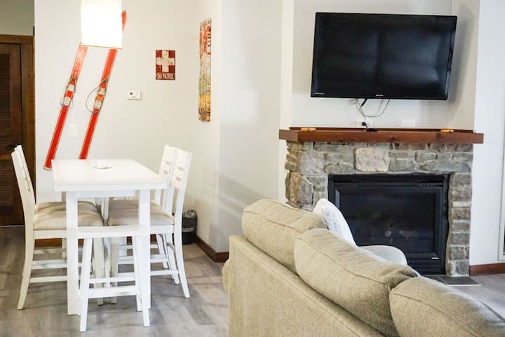 Soaring Eagle # 216 2 Bedrooms, 2 Full Baths: - Snowshoe, WV