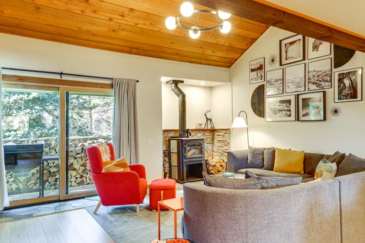 2 Mi To Eagle Lodge! Multi-level Haven W/ Hot Tub - Mammoth Lakes, CA