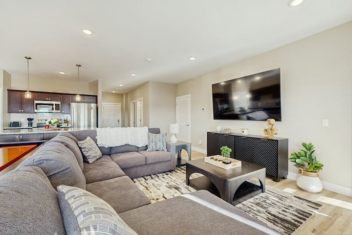 3br Upscale Lakeview Condo With Resort Pools - Kimberling City, MO