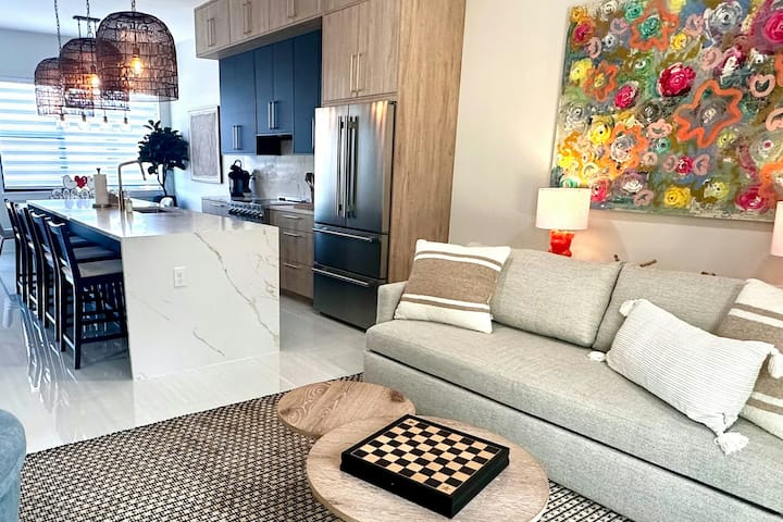 2 Br New Luxury Townhouse Outdoor Patio W/hot Tub - Sarasota, FL