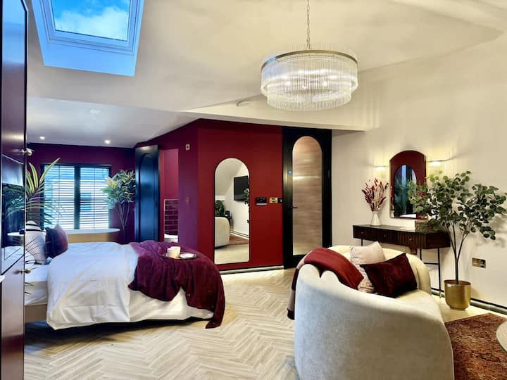 Bold Design-led Apartment In The Jewellery Quarter - Birmingham