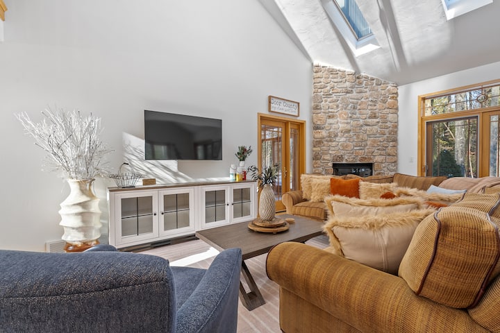 Secluded Egg Harbor Retreat Near Downtown - Egg Harbor, WI