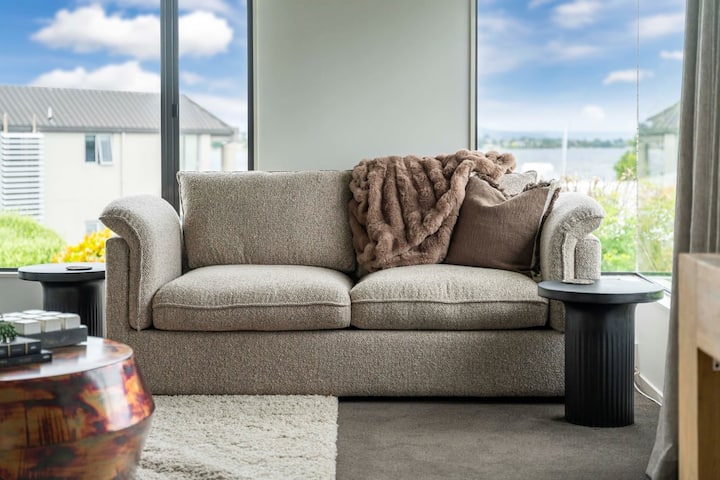 Pataka Lookout - 5 Bdrms, Close To Lake & Town - Taupo