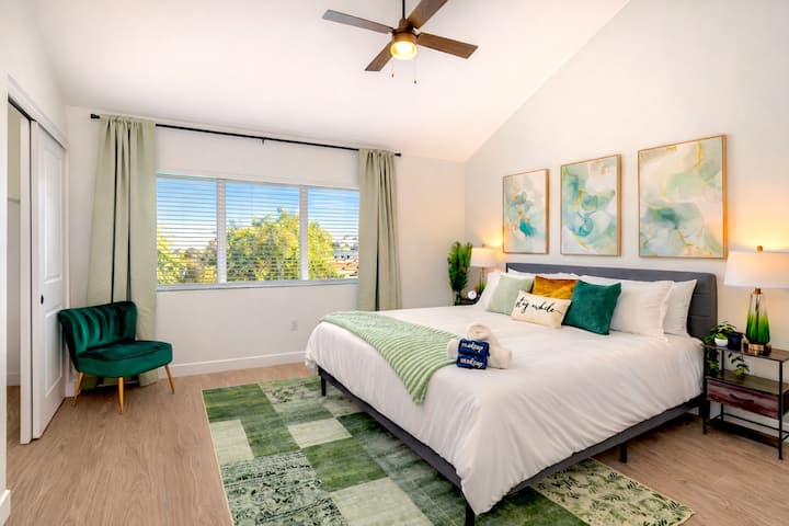 Luxury 3br- King Beds +Pool +Garage +Near Airport - Phoenix, AZ