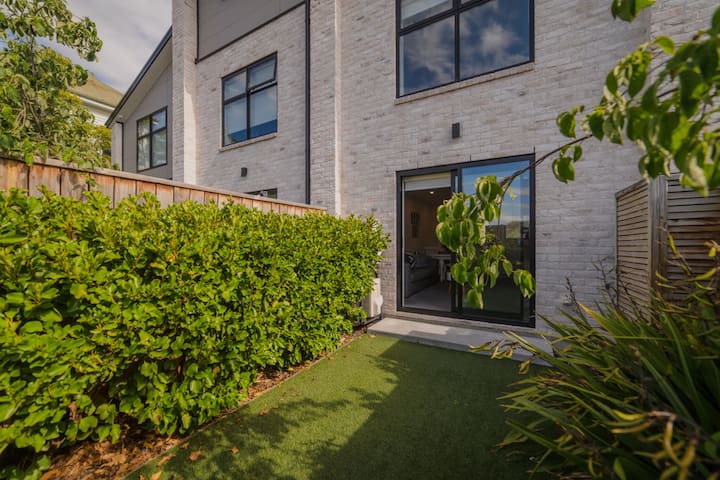 Central Gloucester Escape Stylish 2br Townhouse - Christchurch