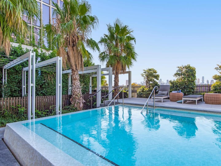 Executive Apt. +Views +Parking In Beachside Resort - Victoria, Australia