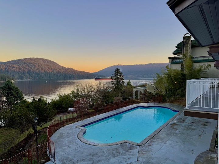 Deep Cove Waterfront Estate With Dock And Pool - Mount Seymour