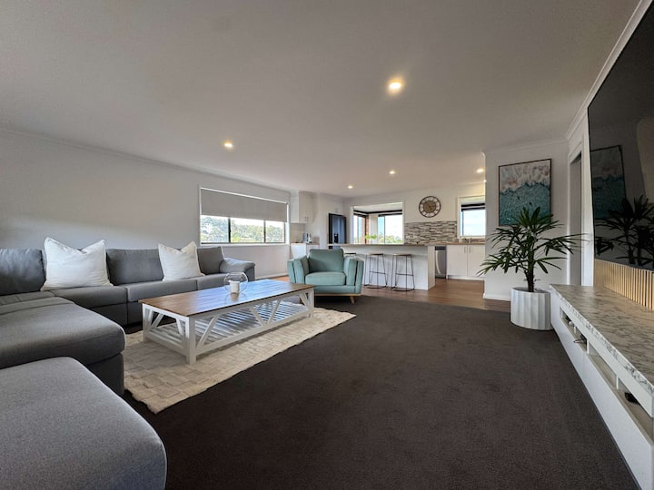 Pet-friendly Home, Walk To Beach - Batemans Bay