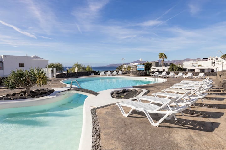 Tabaybas 7 En Bord De Mer Avec Piscine Et Vue Sur La Mer Par Bayside - Puerto del Carmen