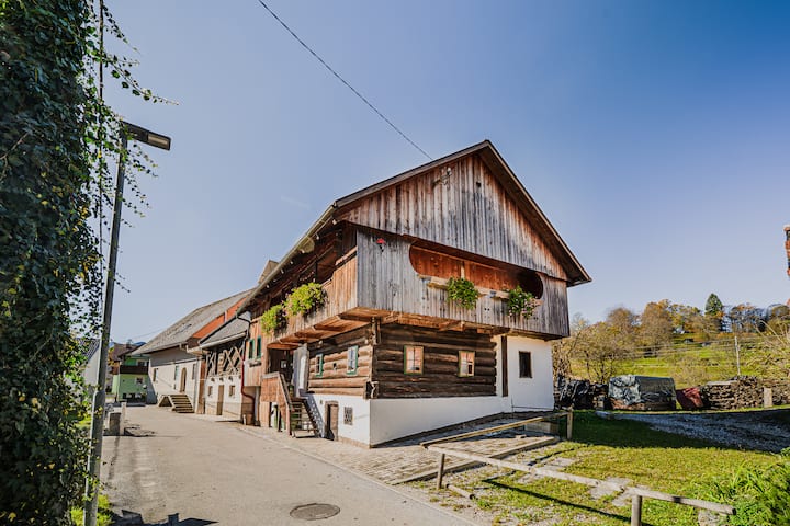Traditional Slovenian House Pr'belej - Bled