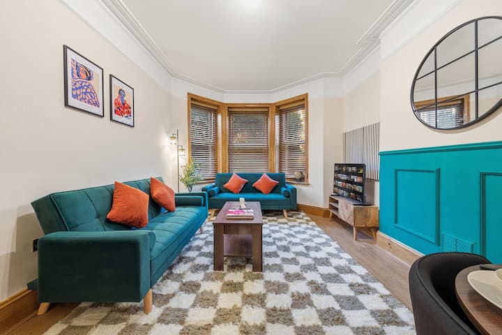 Maida Vale Flat/ Sleeps 8/weekend Parking/garden - Marylebone