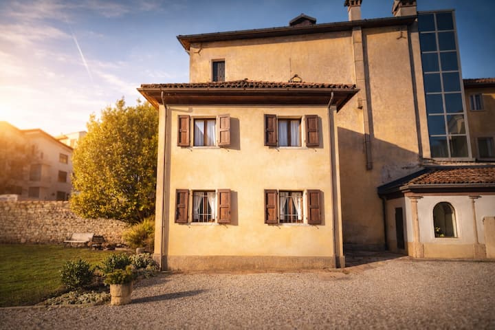 Boutique Cottage In Centro Storico Con Parcheggio - Belluno