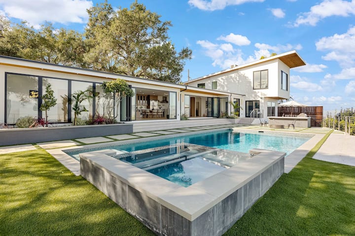 Modern Pool Masterpiece | Jaw-dropping La Views - Hollywood, CA