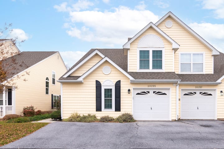 Family Friendly Rehoboth Beach Home Outdoor Patio - Rehoboth Beach, DE