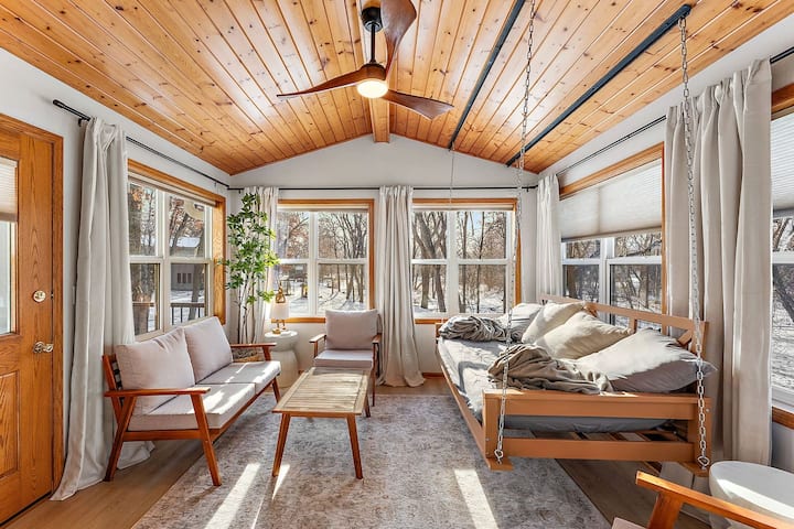 Sports Fields & Tpc Golf | Hot Tub, Sauna, Arcade - Blaine, MN