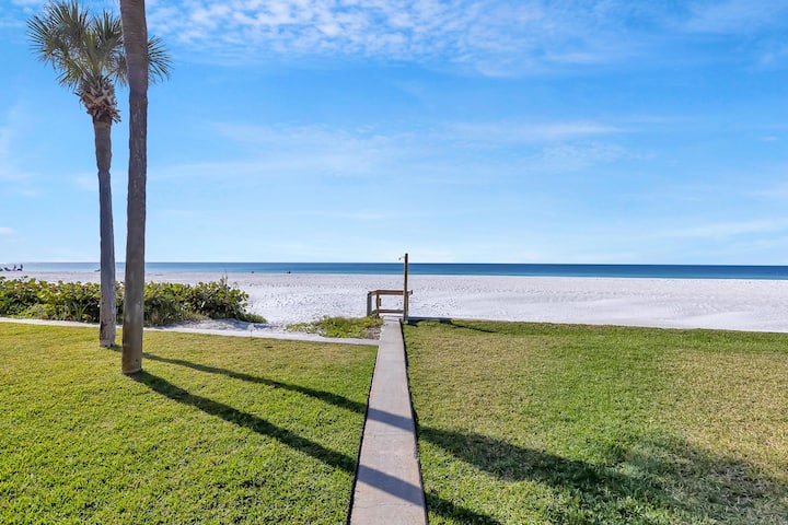 Gorgeous Villa With Heated Pool & Beach Views! - Indian Rocks Beach, FL