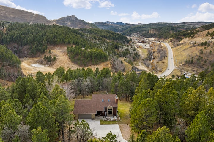 Shirt Tail Gulch Hideaway - Deadwood, SD
