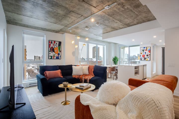 Downtown Luxe Retreat With Pool & Rooftop - Montreal