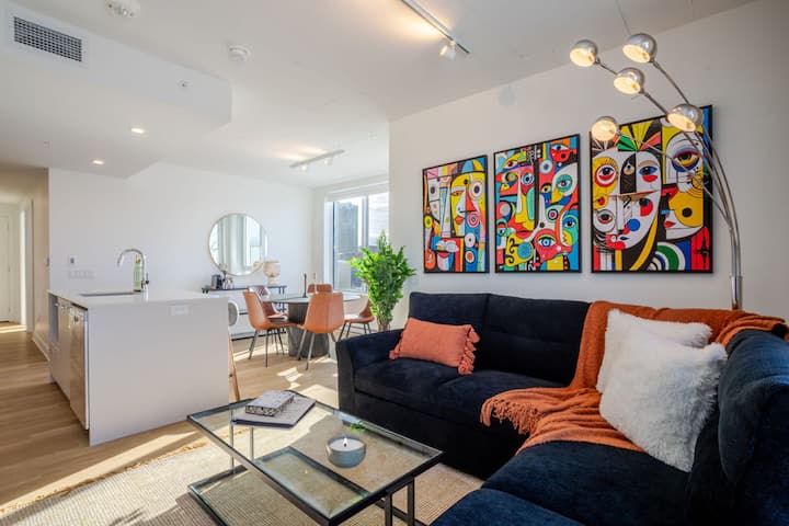 Montreal Stay | Parking & Ev Charger - Montreal