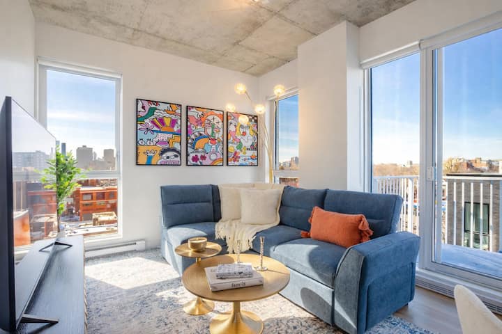 Skyline Escape Rooftop Pool & Ev Parking - Montreal