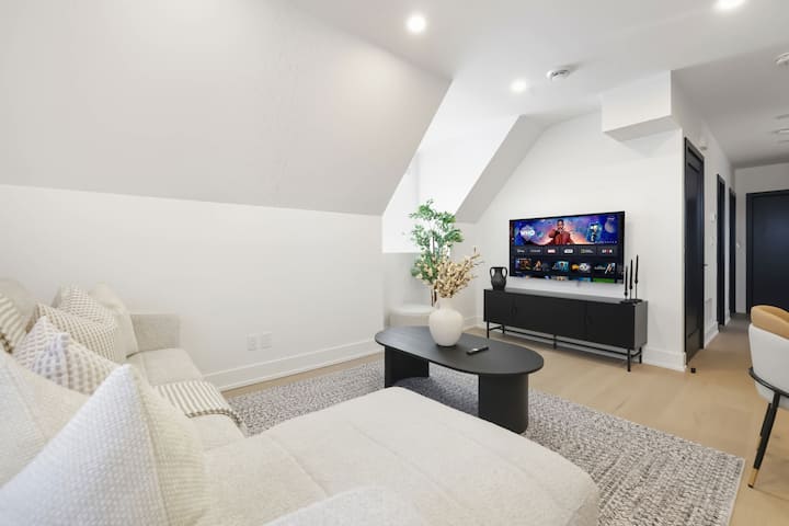 Elegant Parkdale 2br 2 King Beds Sleeps 6 - Toronto
