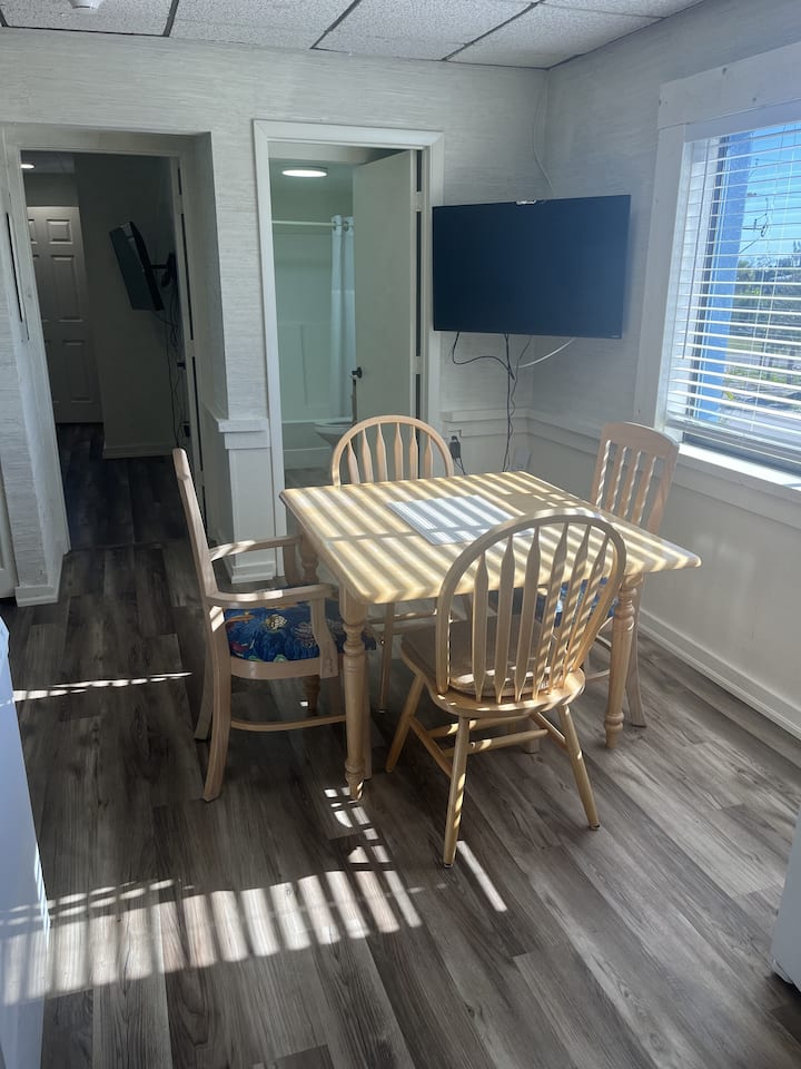 Spacious 2br Family Getaway Near The Beach - Fort Myers Beach, FL