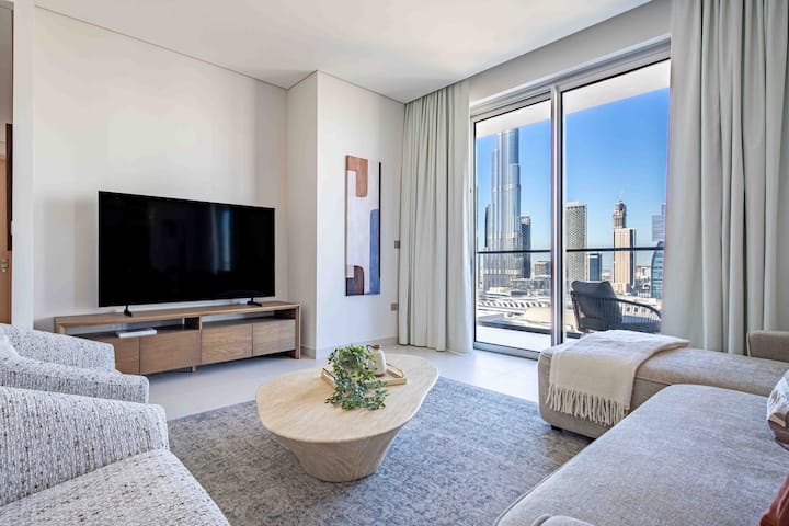 Immaculate 3br + Maid W/ Burj Views - Downtown - Dubai