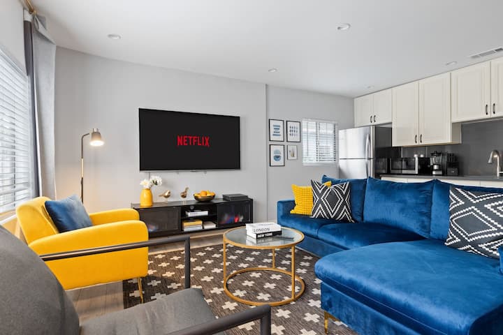 Culver City|pacman|ps4|fireplace| Parking|grill - Culver City