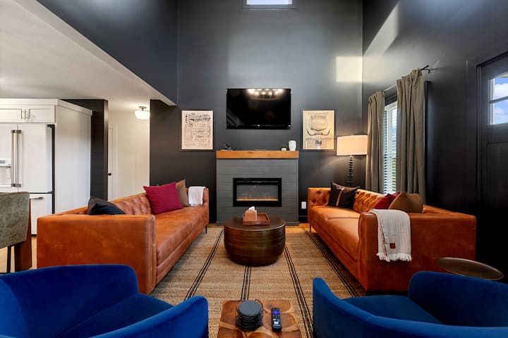 Charred Oak Reserve-sleeps 10 Hot Tub, Firepit - Springhill Winery, Bloomfield