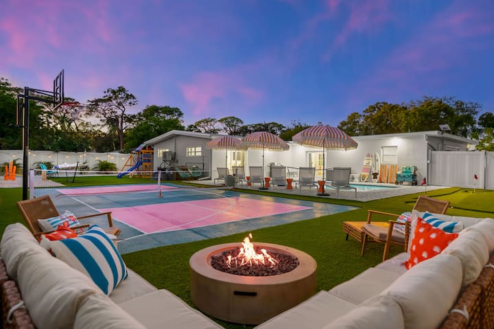 Sports Court • Playground • Putt Putt • Spa • Pool - Bradenton, FL