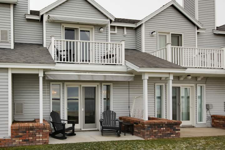 Stunning Views & Beach Access: Plattsburgh Getaway - Plattsburgh, NY