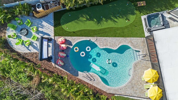 Backyard Paradise • Sleeps 14 • Arcade Games • Spa - Bradenton Beach