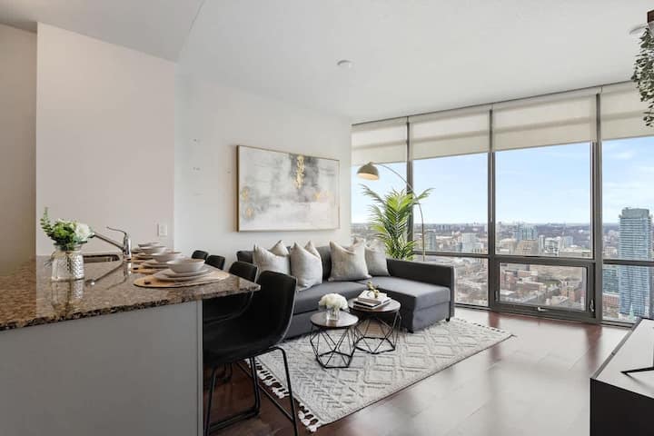 Modern High-rise Haven + 1 Free Parking - トロント