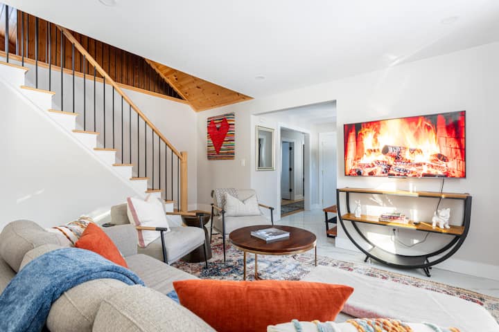 Private Woodland Retreat W/ Hot Tub - Livingston Manor, NY