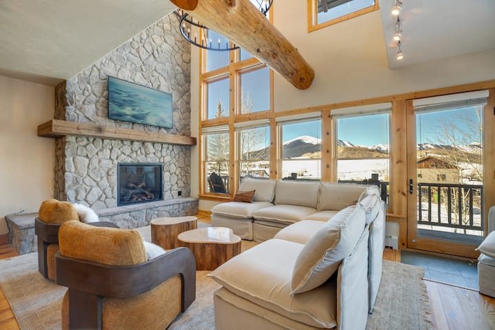 Walk To Lift! Luxe, Updated Cbmr Home W/ Mtn Views - Crested Butte, CO
