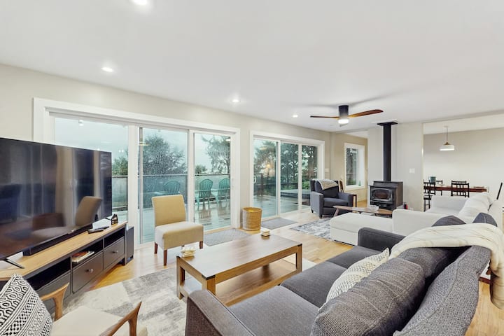 5 Bd Ocean View Home With Private Hot Tub - Pacific Beach, WA