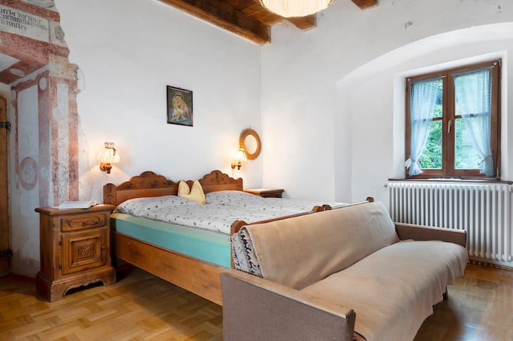 Ansitz Helmsdorf Ritterturm - Lana