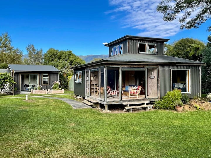 Kākāriki Bach - Beach Haven In Patons Rock - Tākaka