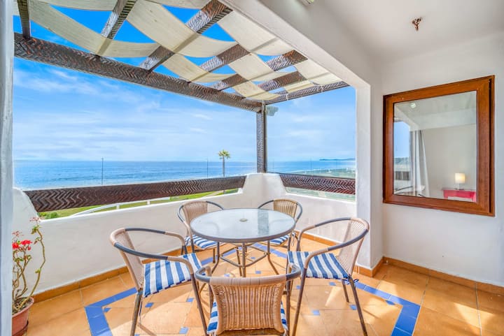 Oceanfront Apartment · Full Sea View · 5 Guests - Algarrobo